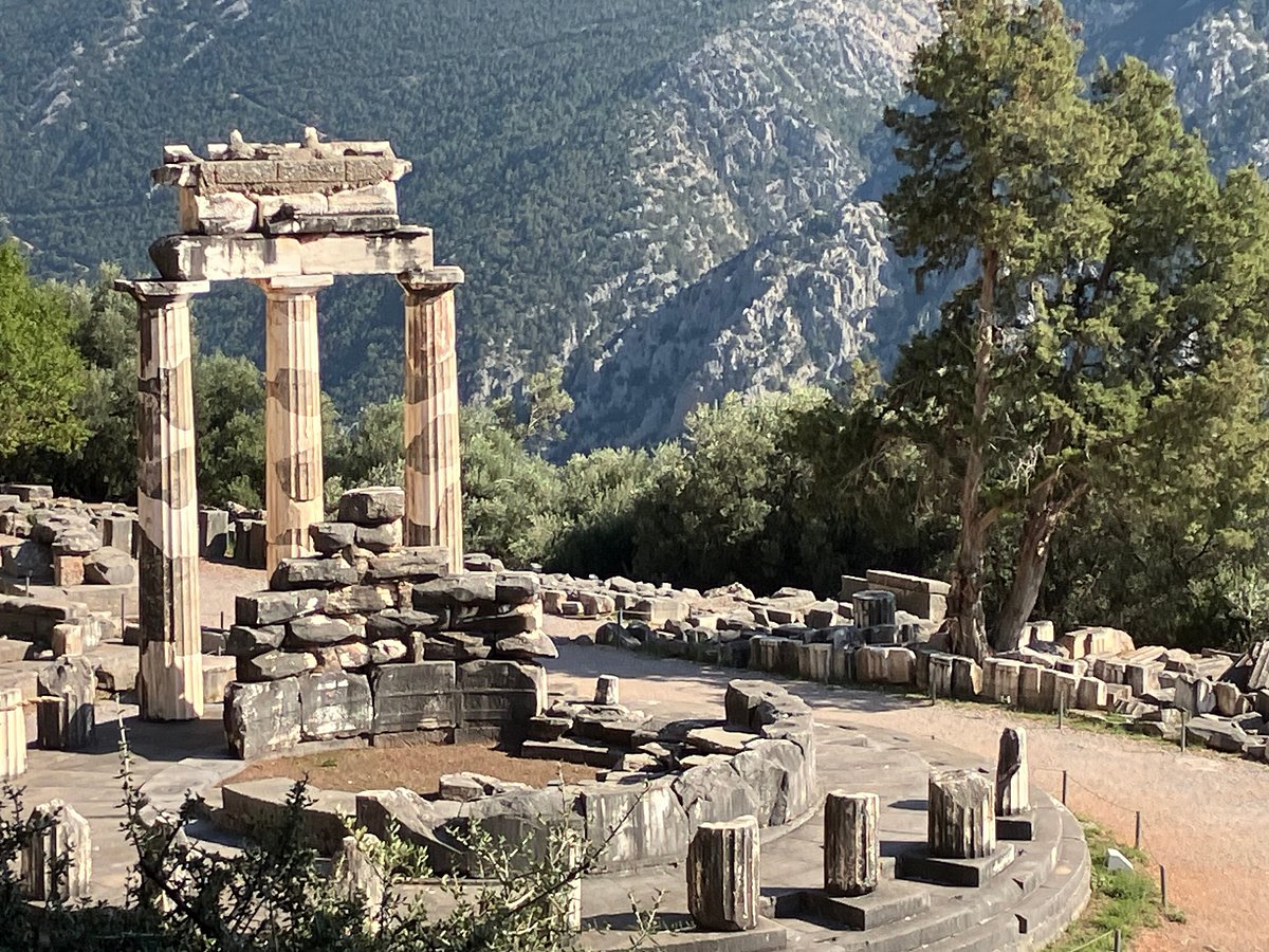 Private Tour of Delphi and Thermopylae from Athens